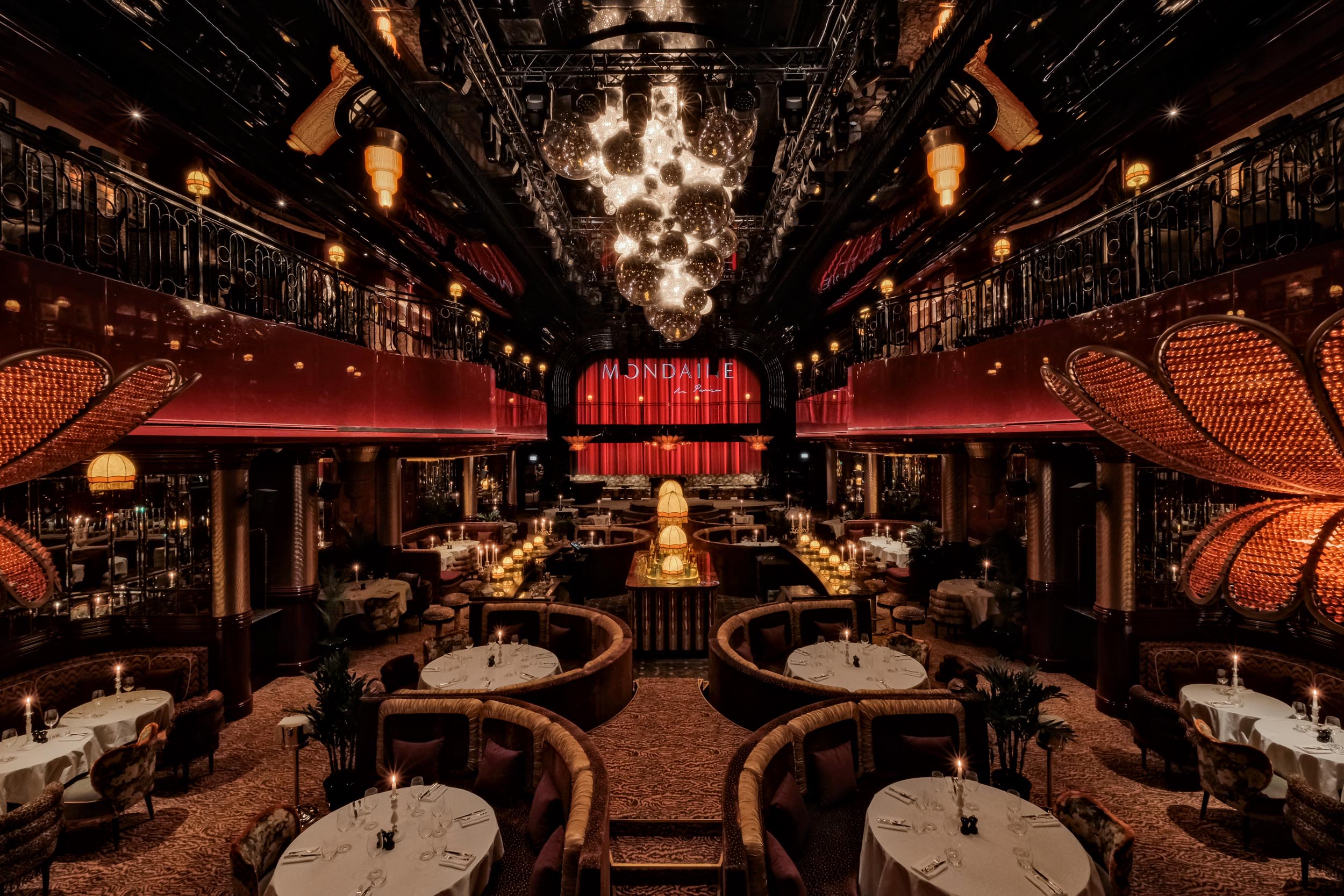 Live entertainment Istanbul | Mondaine de Pariso